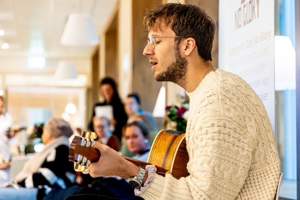 Muziek in het ziekenhuis met Ben Forte - No Guts No Glory